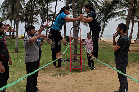 Twin Rope Walk Team Building Activity | Sieger Group
